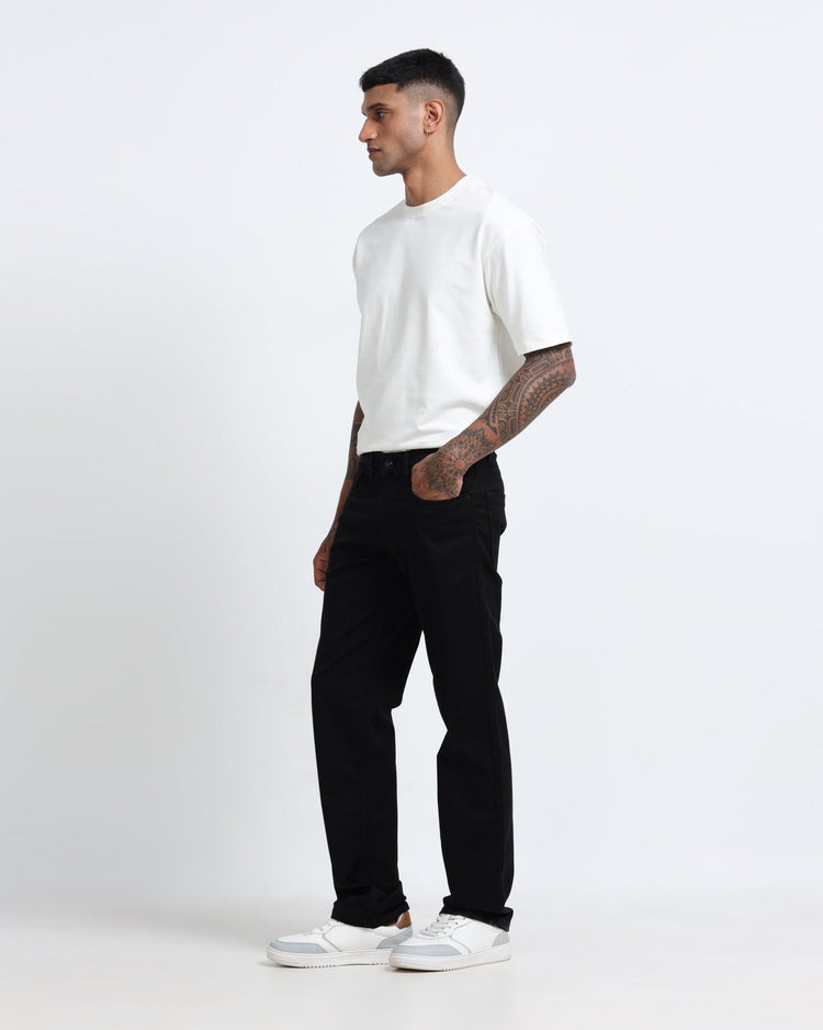 Men’s Everyday Denim Trends 2026 – Straight Fit Jeans, Black Cargos